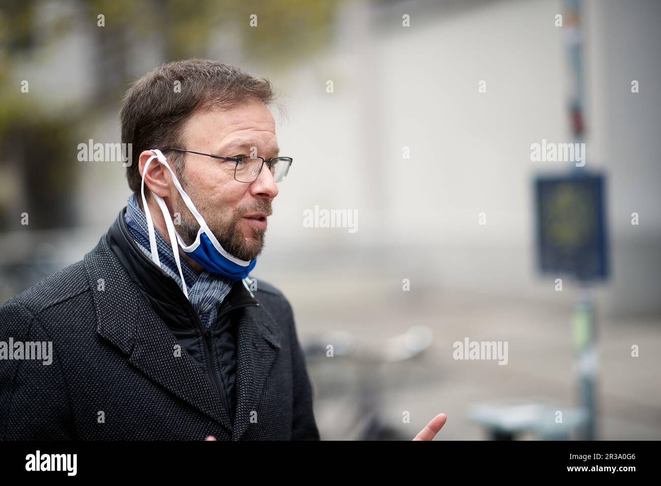 Covering nose hi-res stock photography and images - Alamy