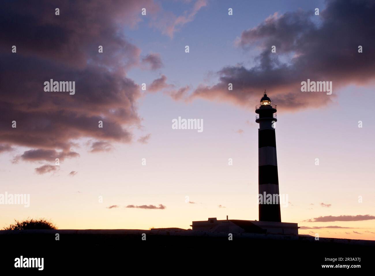 Silueta del faro hi-res stock photography and images - Alamy