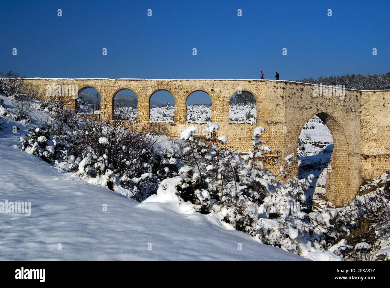 Acueducto de agua hi-res stock photography and images - Alamy