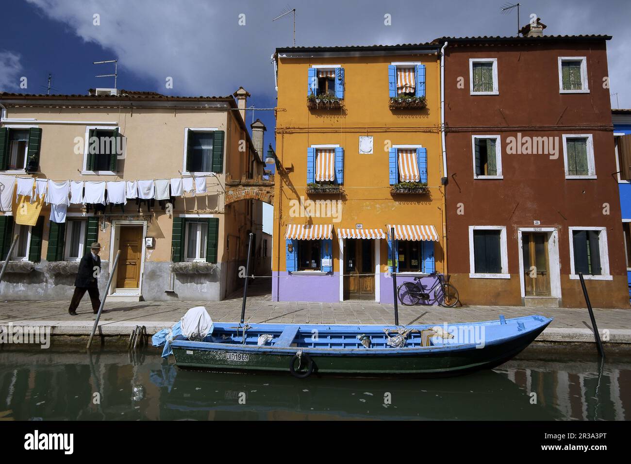 Casas pintadas de colores hi-res stock photography and images - Alamy