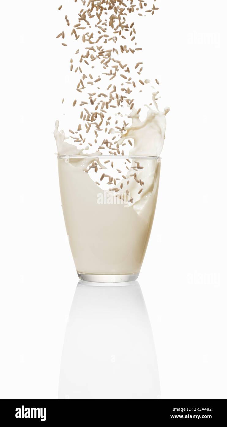 Oats drink splash hi-res stock photography and images - Alamy