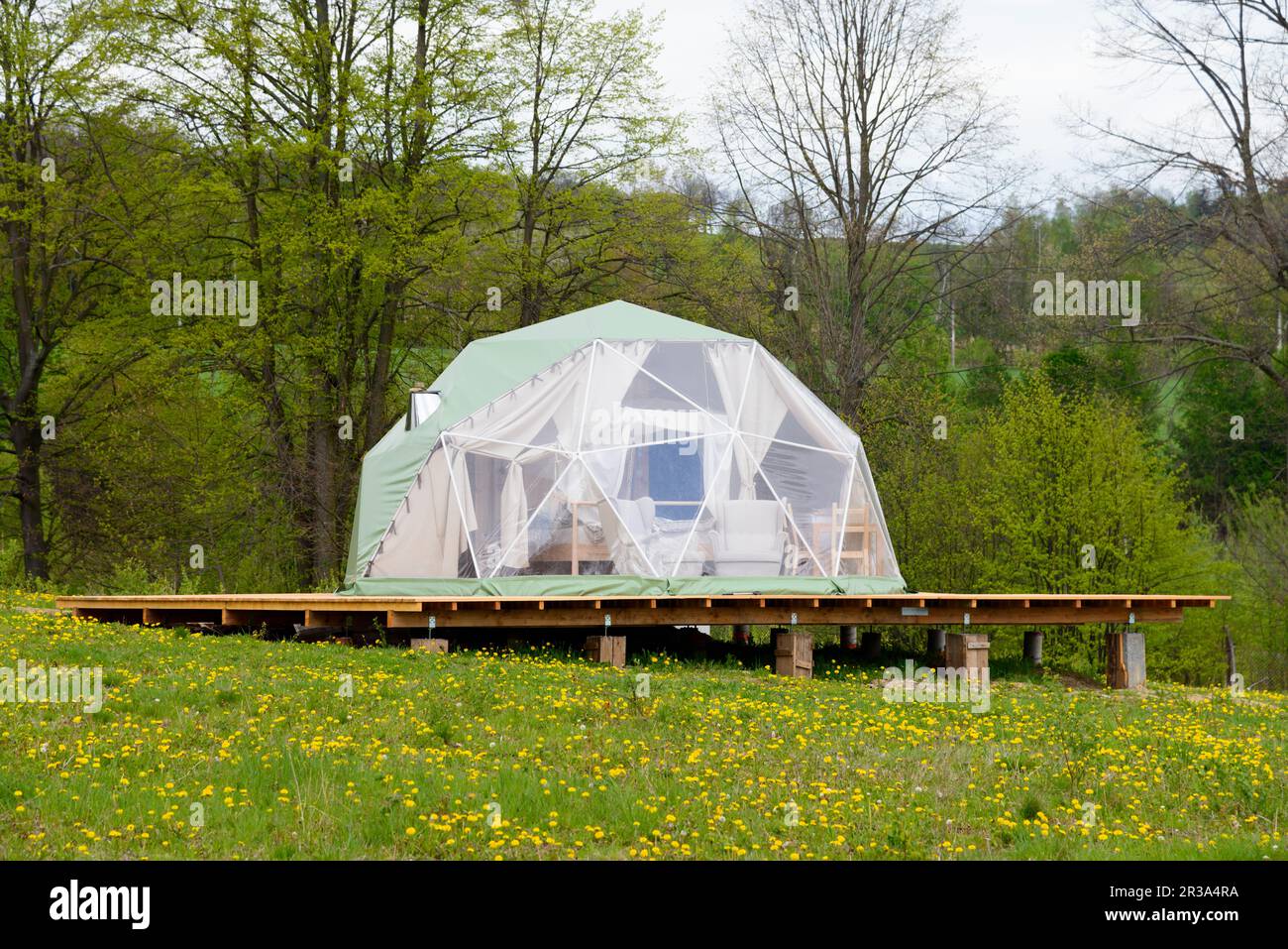 Lodge lower house hi-res stock photography and images - Alamy