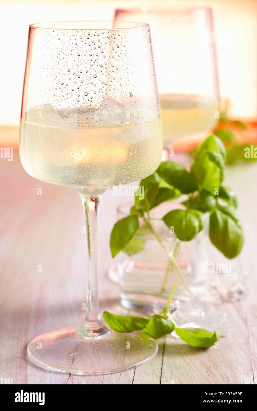 Spring prosecco hi-res stock photography and images - Alamy