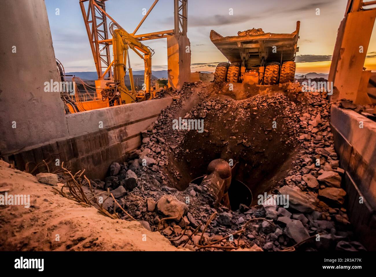 Rock truck hi-res stock photography and images - Alamy