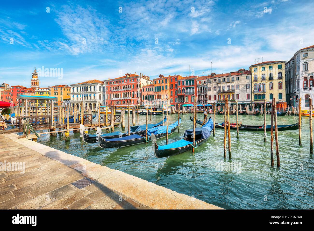 Astonishing morning cityscape of Venice with famous Canal Grande ...