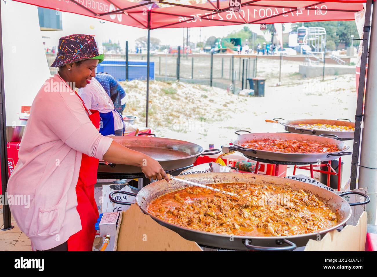 African food serving street hi-res stock photography and images - Alamy