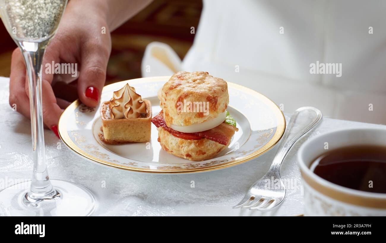 Womens afternoon tea hi-res stock photography and images - Alamy
