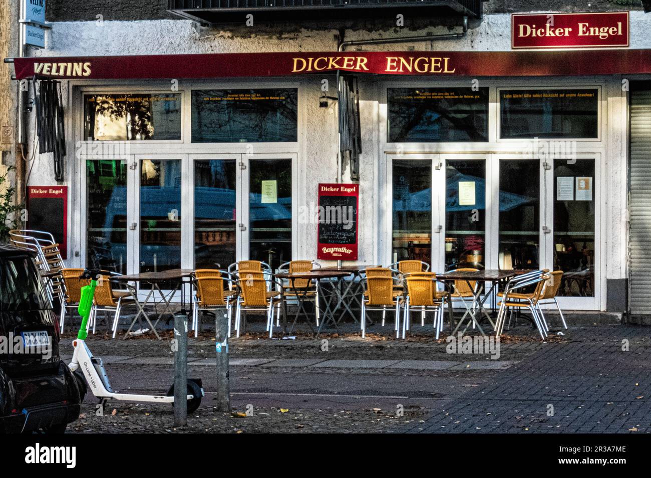Dicker engel hi-res stock photography and images - Alamy
