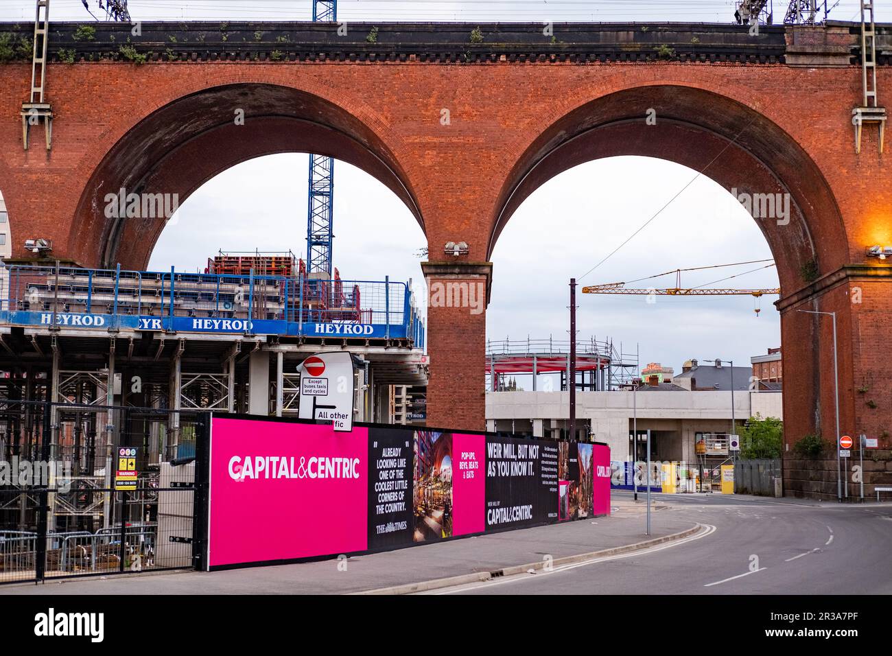 Stockport railway viaduct hi-res stock photography and images - Alamy