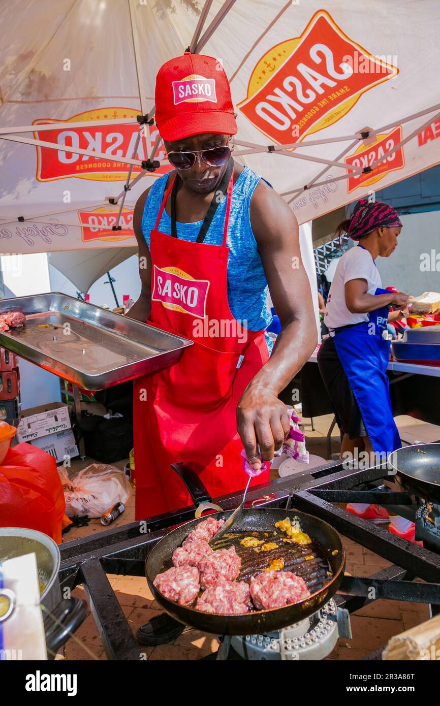 African food serving street hi-res stock photography and images - Alamy
