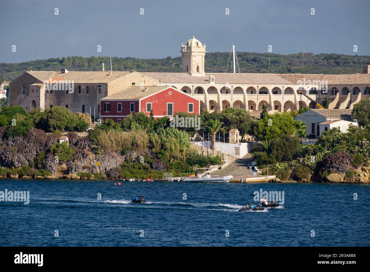 antiguo hospital militar, construido por los ingleses en el siglo XVIII ...