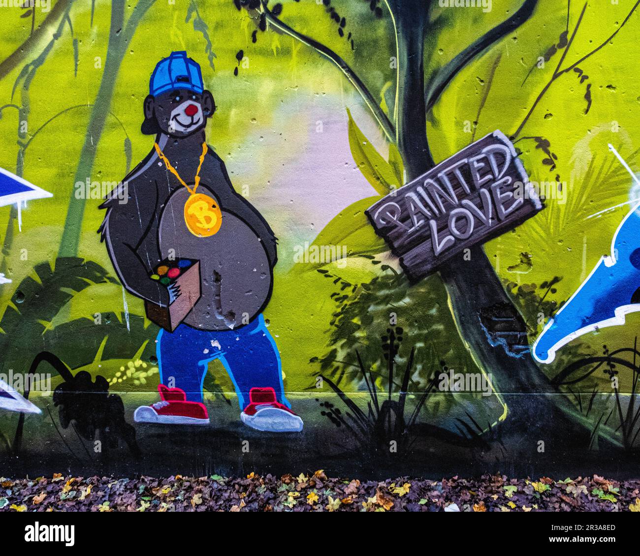 21er gallery street art in firewall of building hi-res stock ...