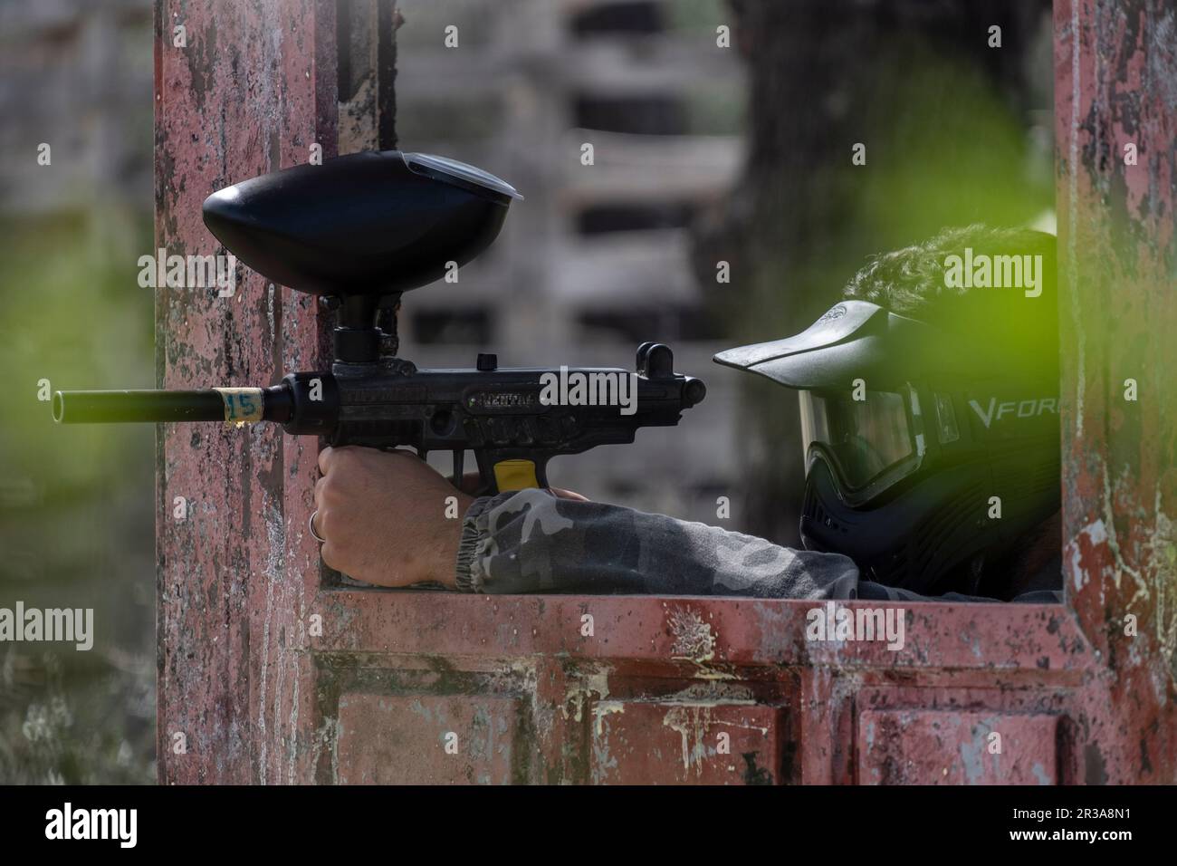 Shoot paintballs hi-res stock photography and images - Alamy