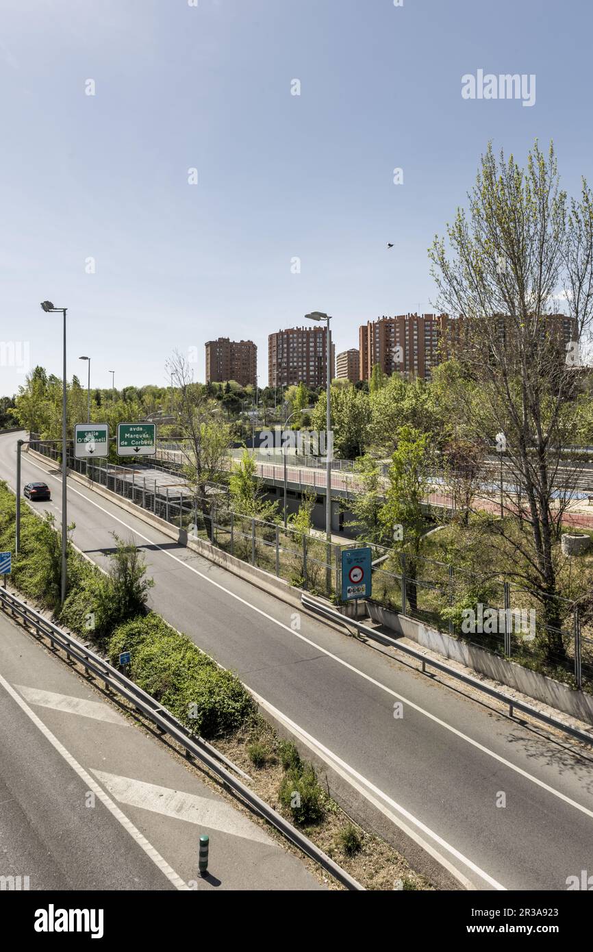 Exit lane on a Madrid ring road Stock Photo - Alamy