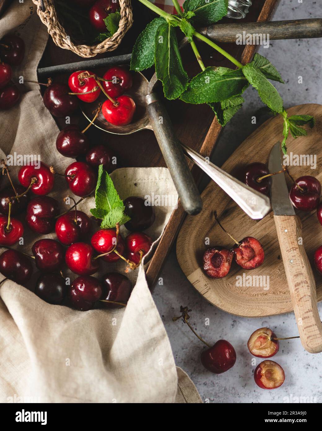 Cherries in a box hi-res stock photography and images - Alamy