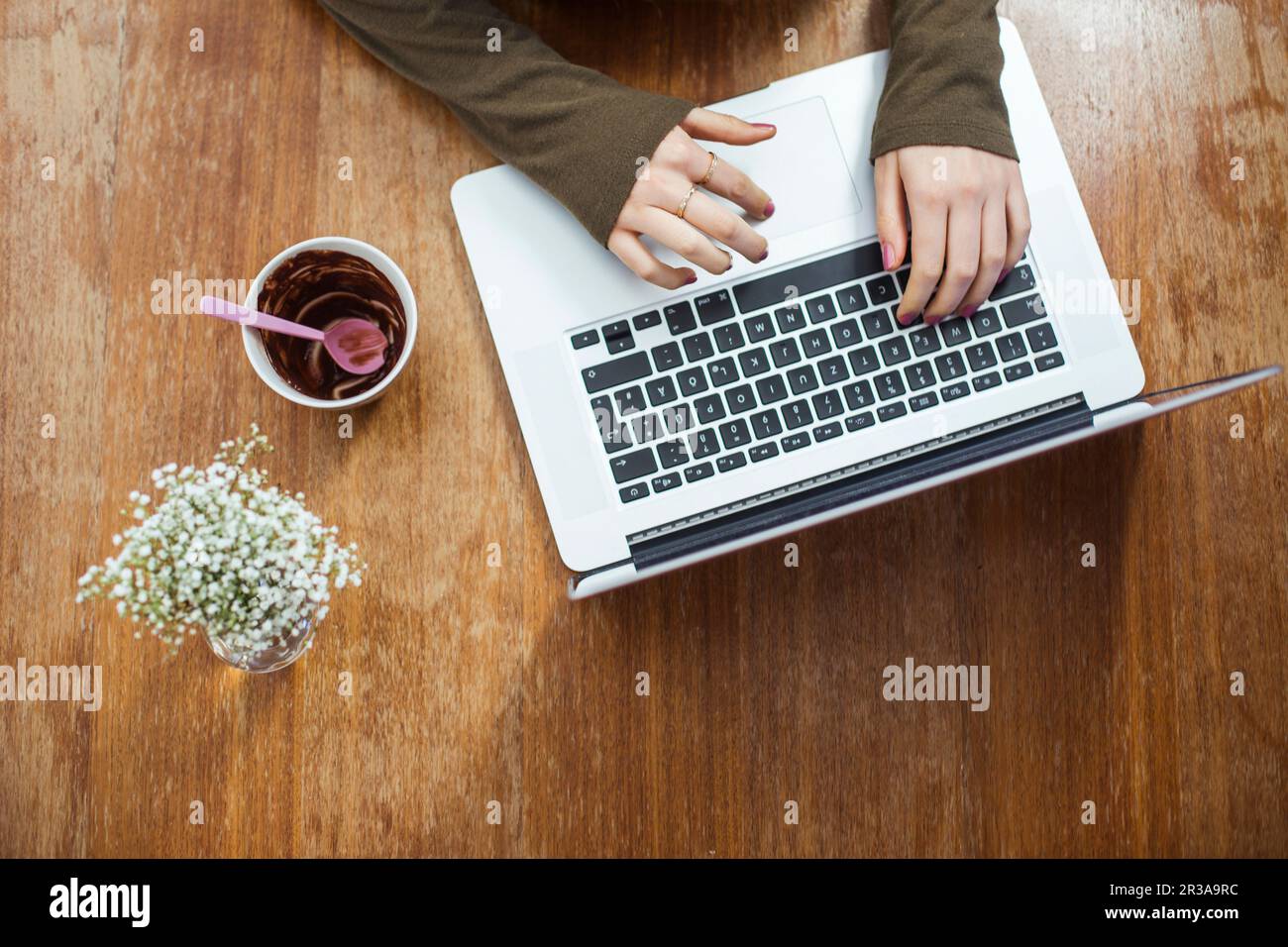 Chocolate pudding at work Stock Photo - Alamy