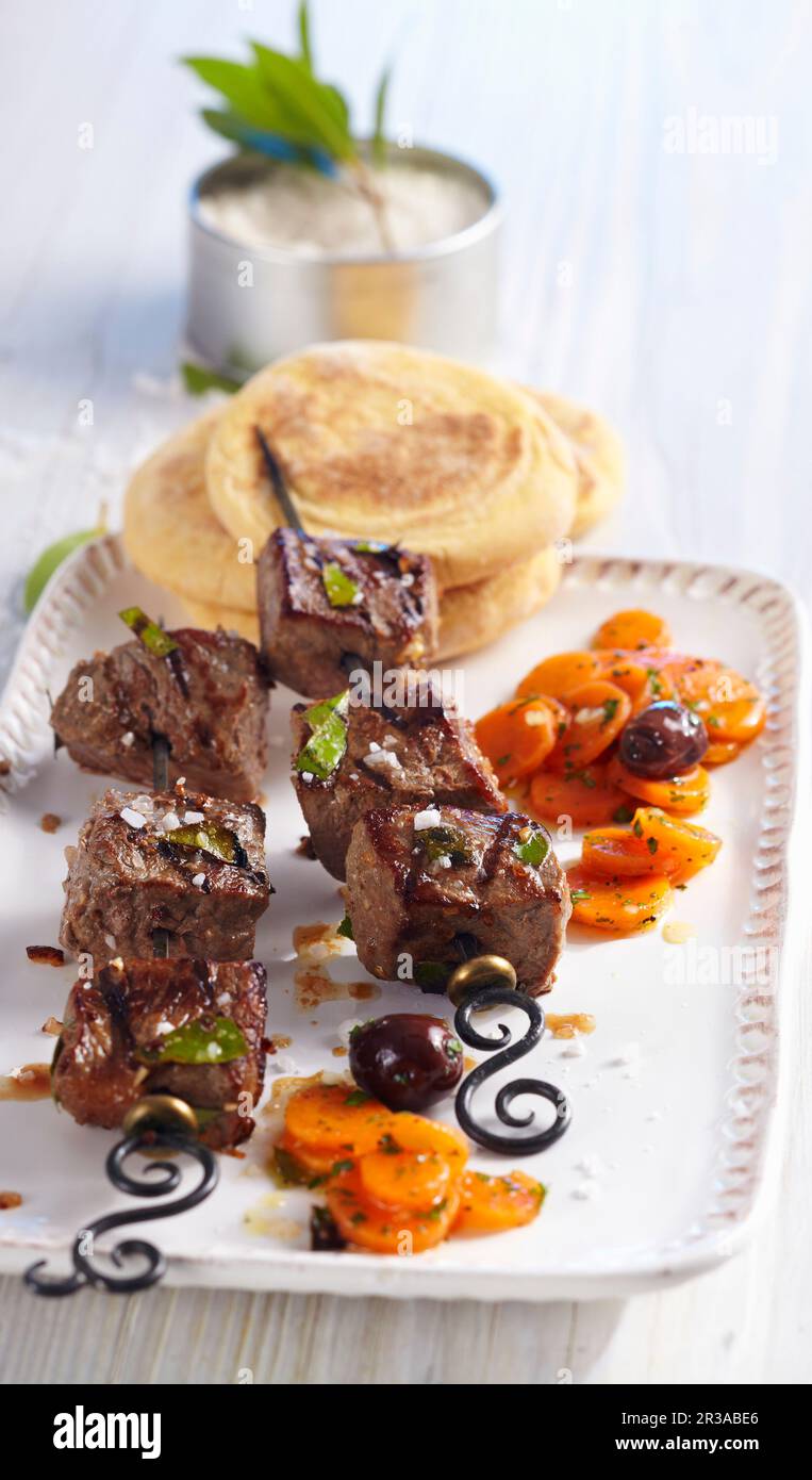 Espetada madeirense: beef skewers with sweet potato bread and ...