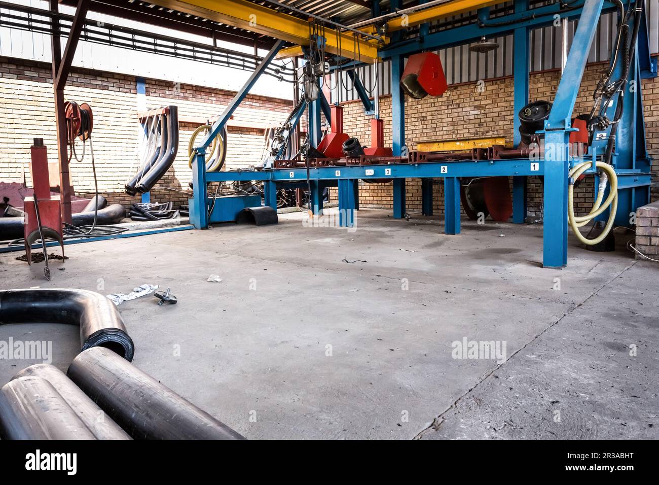 Steel and pipe manufacturing and fabrication workshop Stock Photo - Alamy