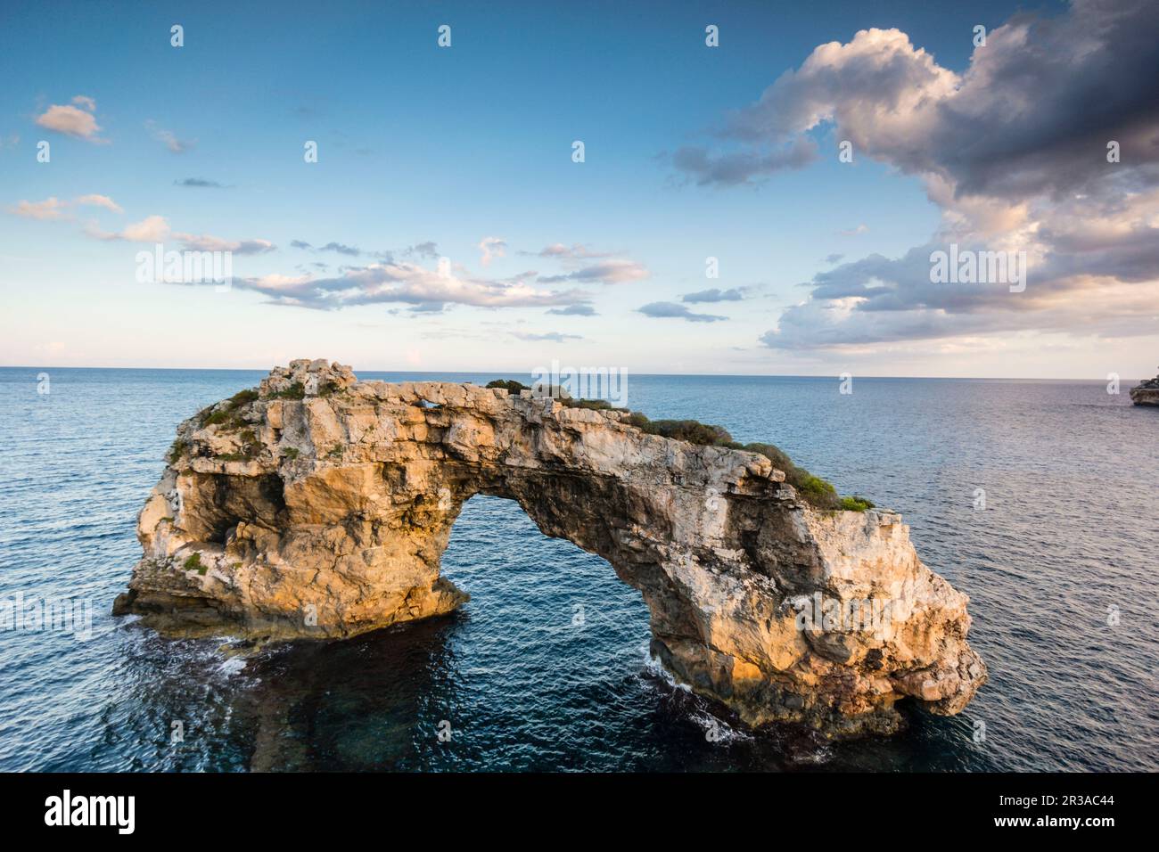 Arco de roca natural hi-res stock photography and images - Alamy