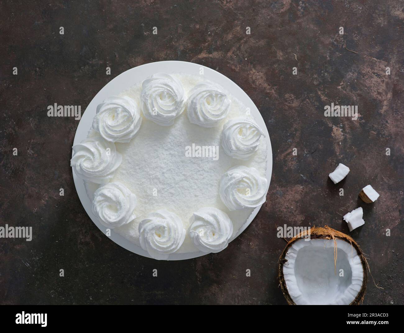 Pastel de coco hi-res stock photography and images - Alamy