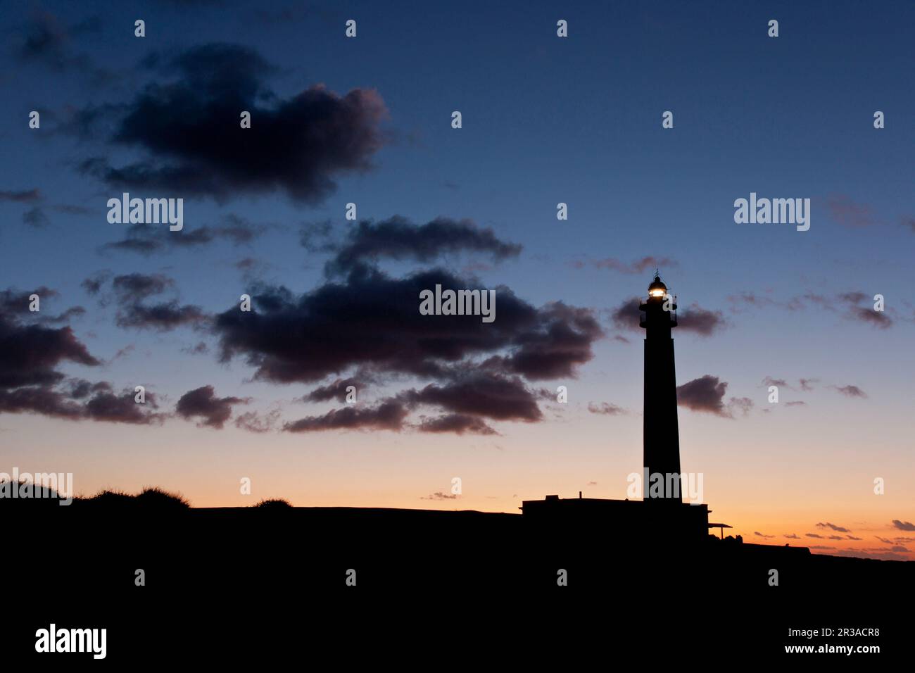 Silueta del faro hi-res stock photography and images - Alamy