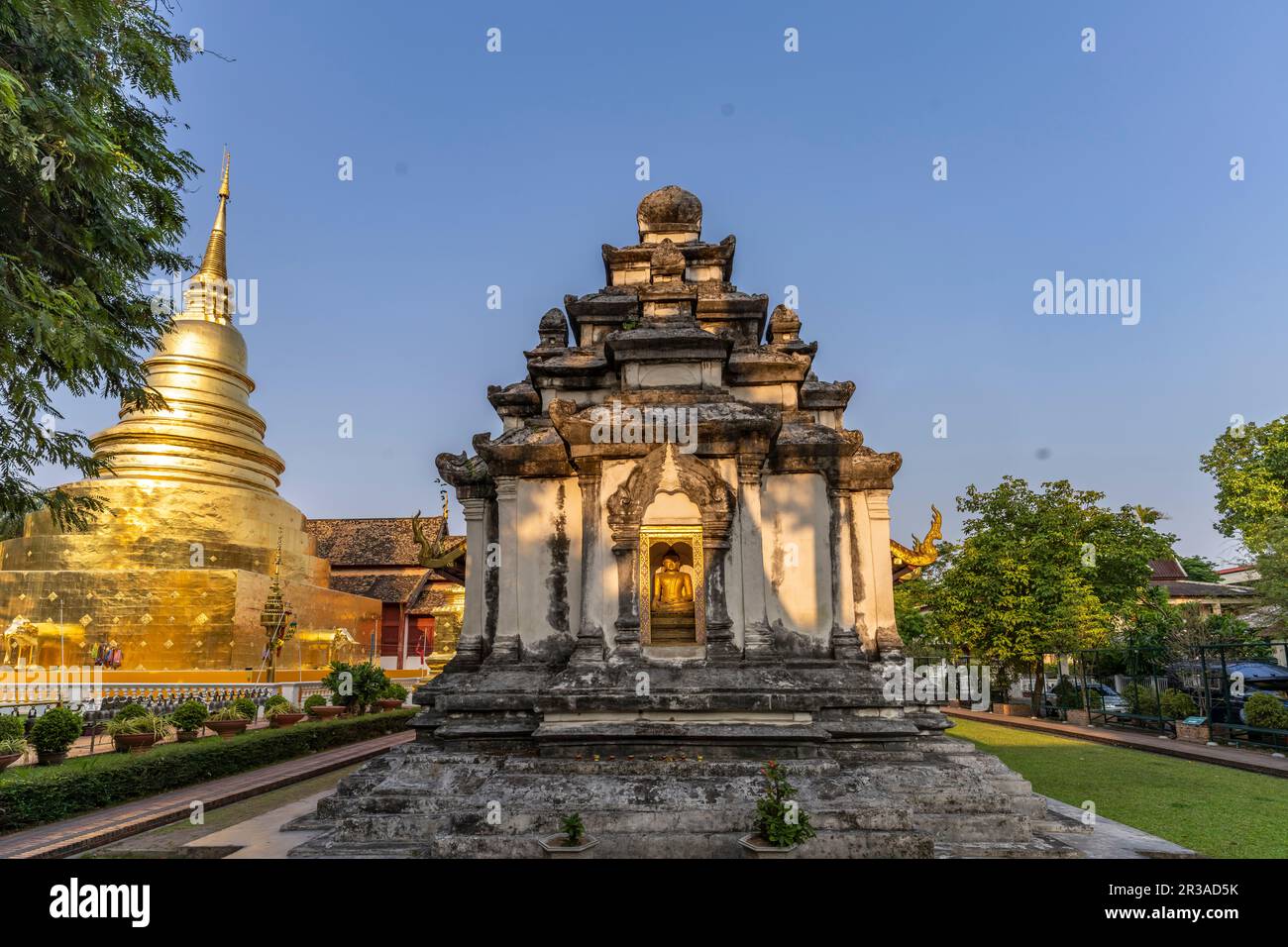 Die buddhistische Tempelanlage Wat Phra Singh, Chiang Mai, Thailand ...