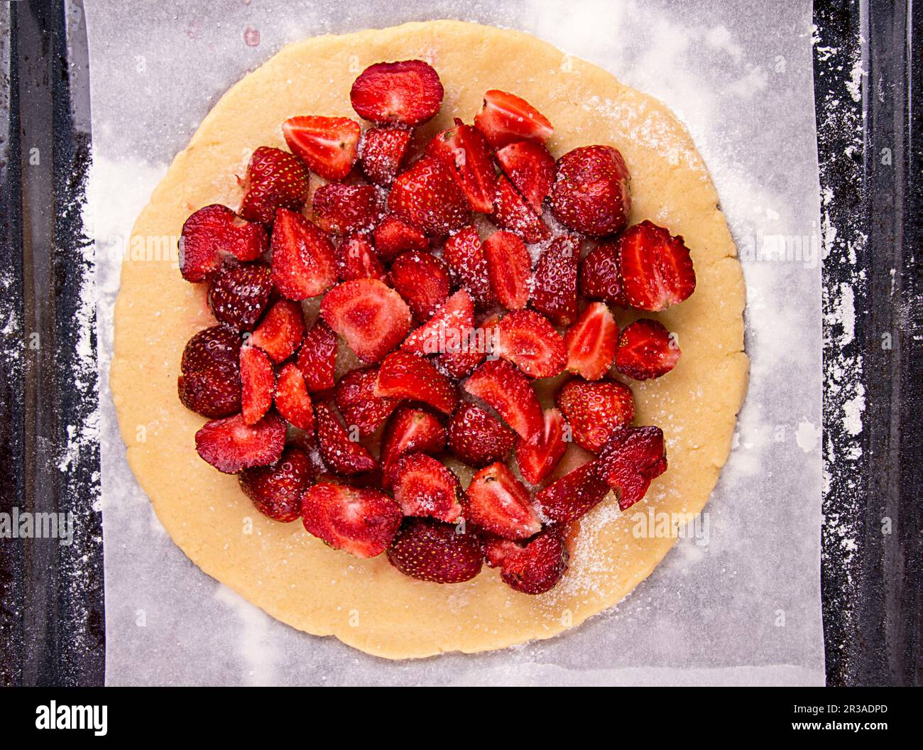 Unbaked strawberry cake hi-res stock photography and images - Alamy