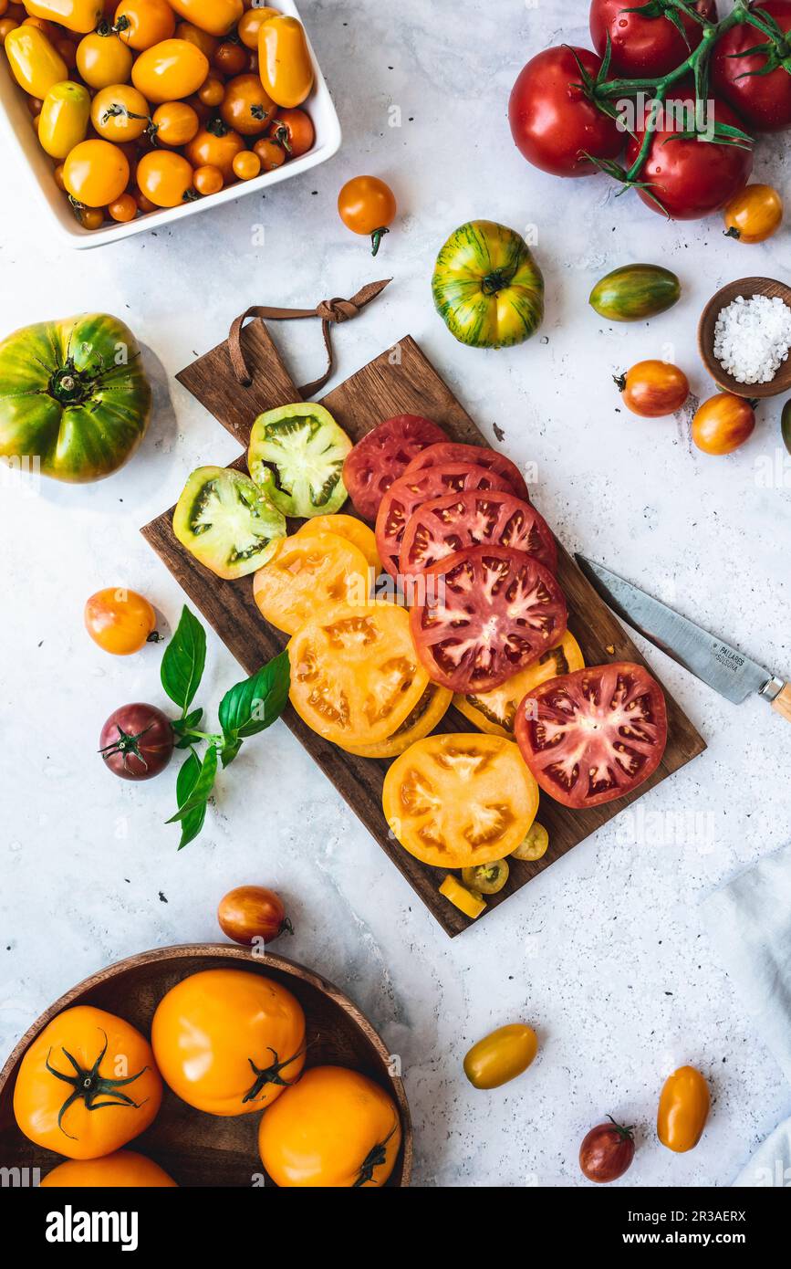 Different colored tomatoes hi-res stock photography and images - Alamy