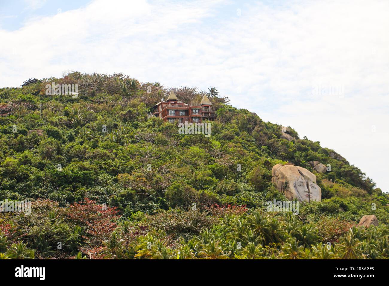 Beach sand house hill hi-res stock photography and images - Alamy