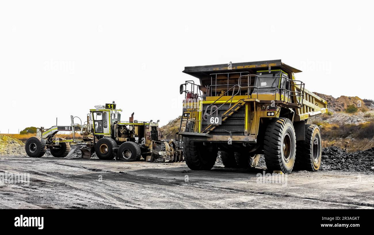 Ore dump trucks hi-res stock photography and images - Alamy