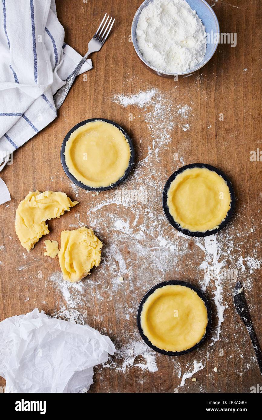 Tart dough ready baking hi-res stock photography and images - Alamy