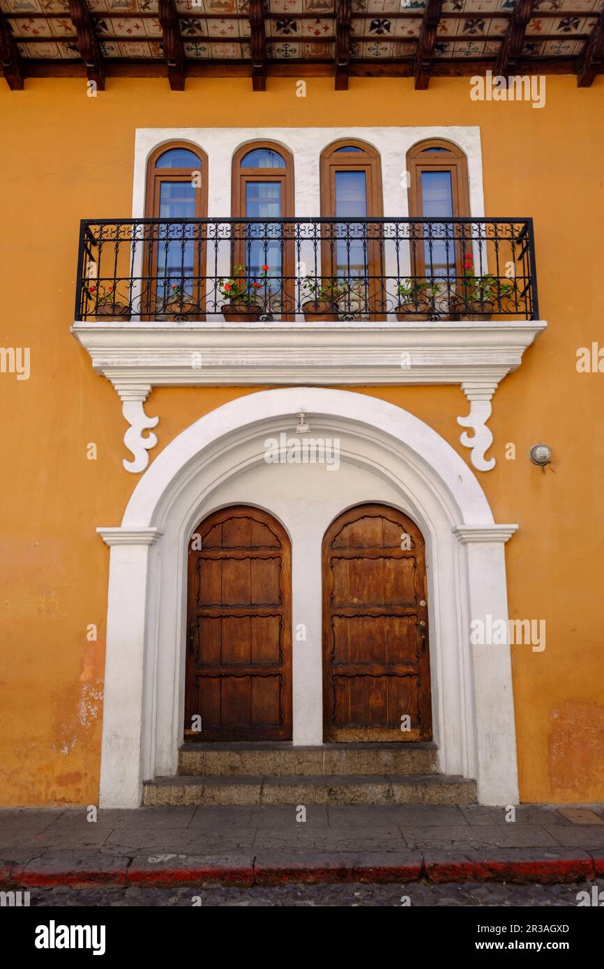arquitectura española cerca del arco del antiguo coinvento, Antigua ...