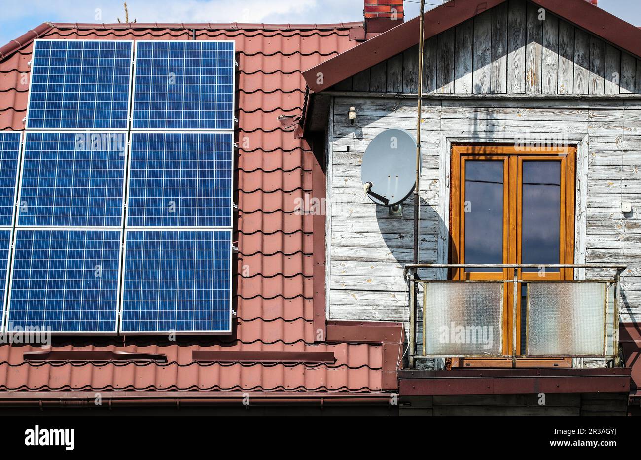 Solar panels old house hi-res stock photography and images - Alamy