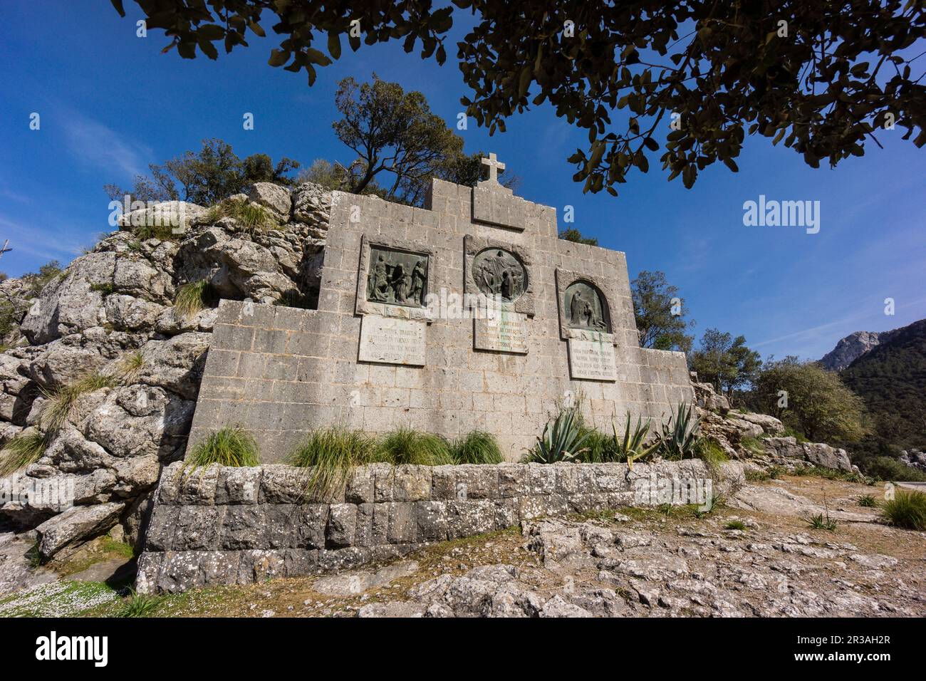 Santuario de LLuc, siglo XVII, monte de los misterios, Escorca, Sierra ...
