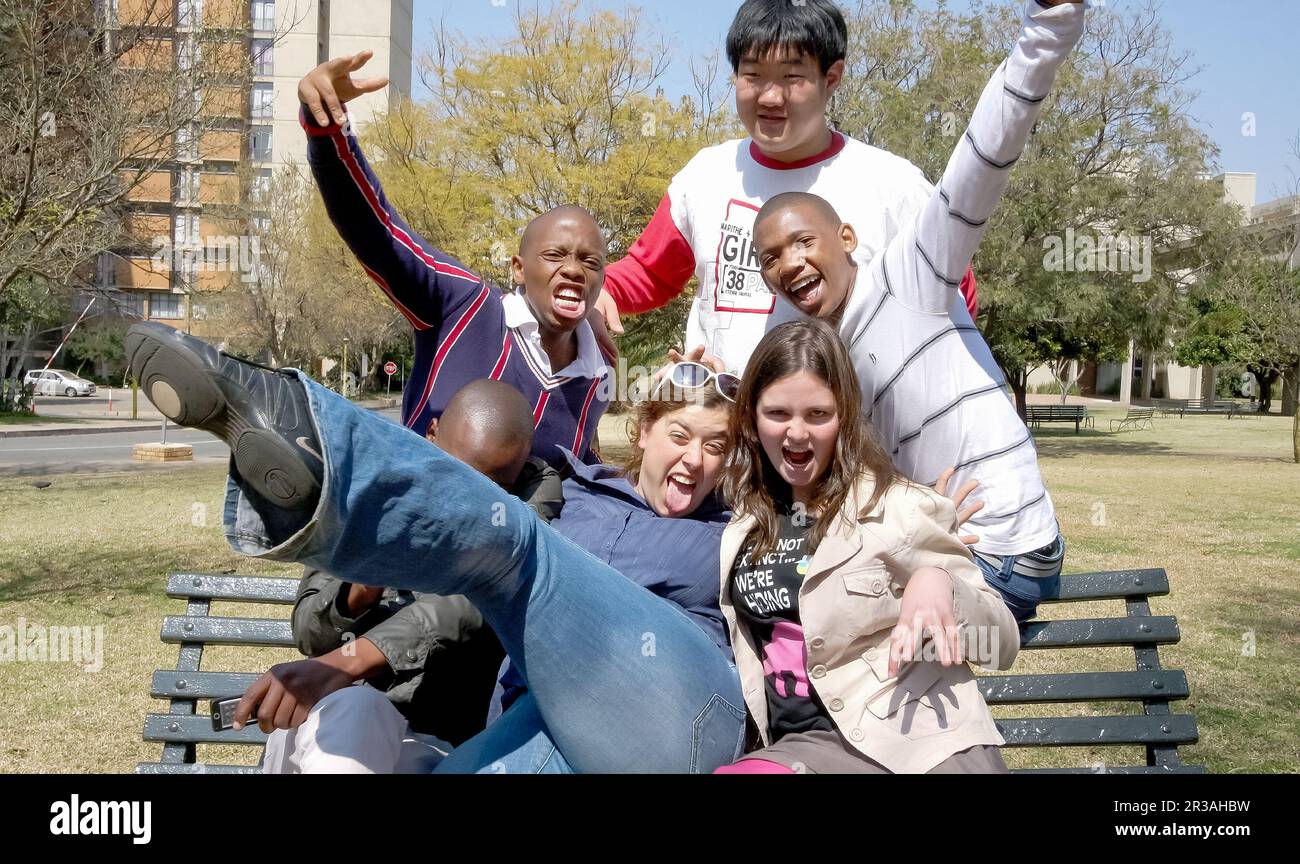 University diverse students hi-res stock photography and images - Alamy