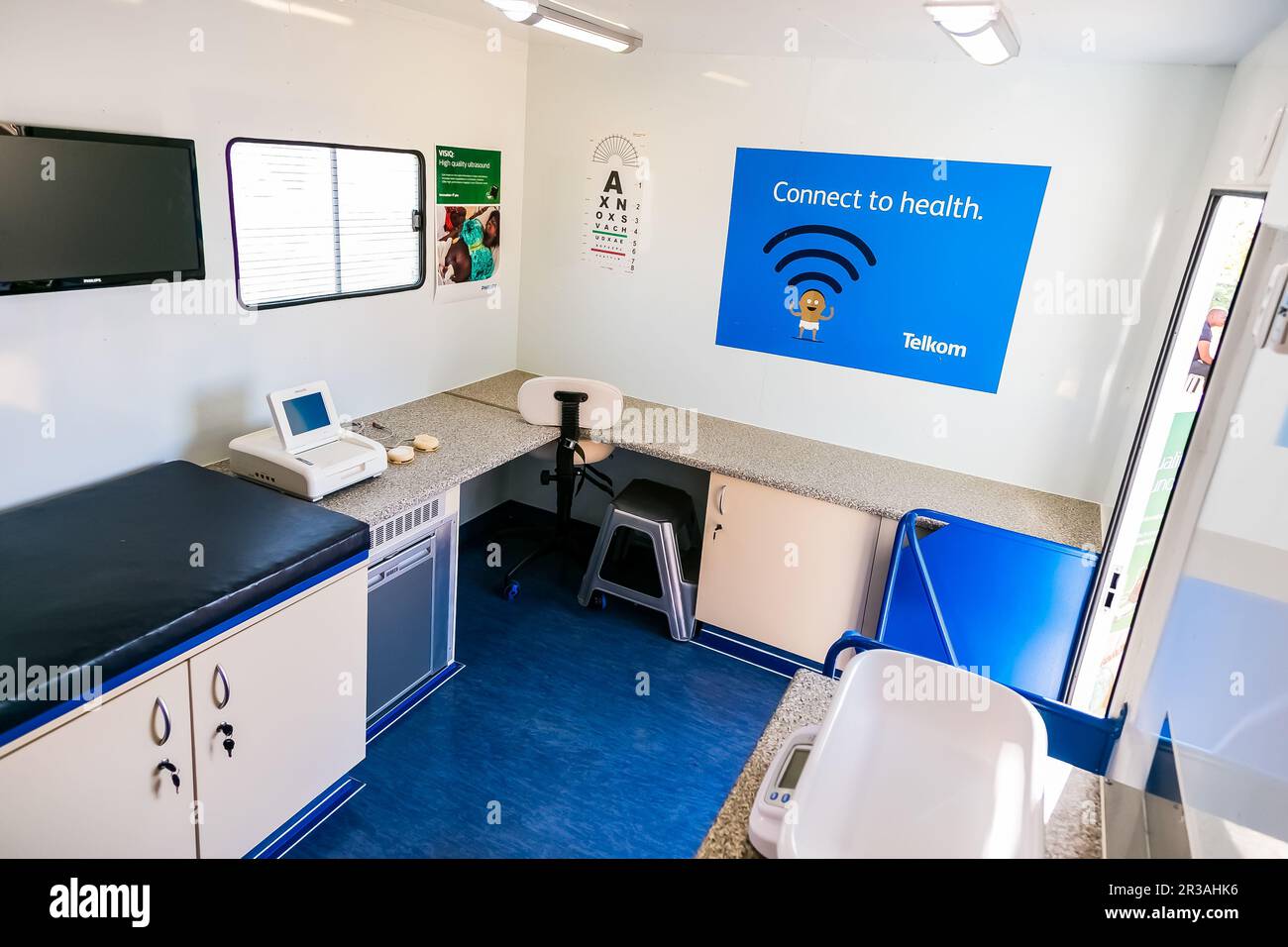 Mobile clinic hi-res stock photography and images - Alamy