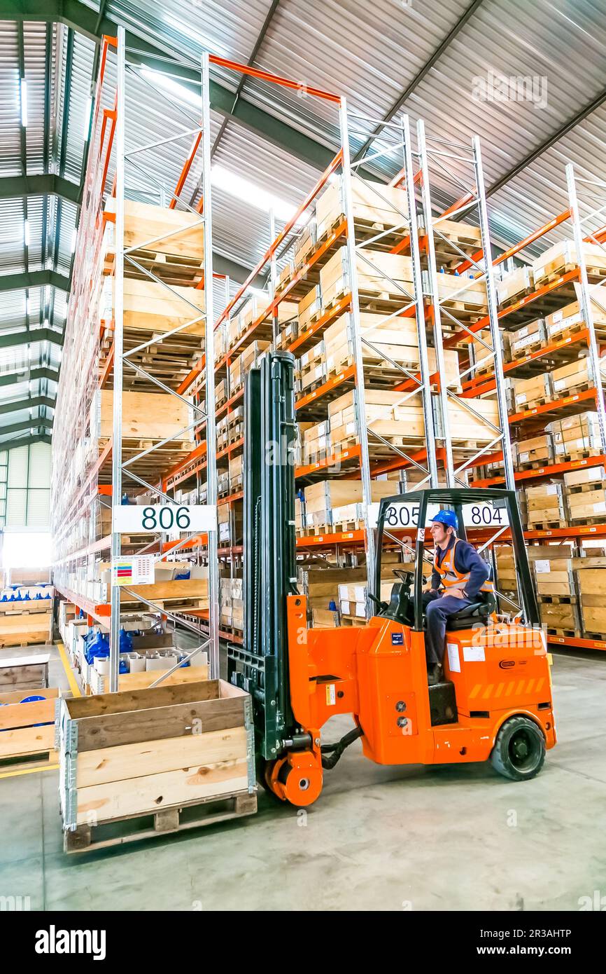 Warehouse Facility with high shelves Stock Photo - Alamy