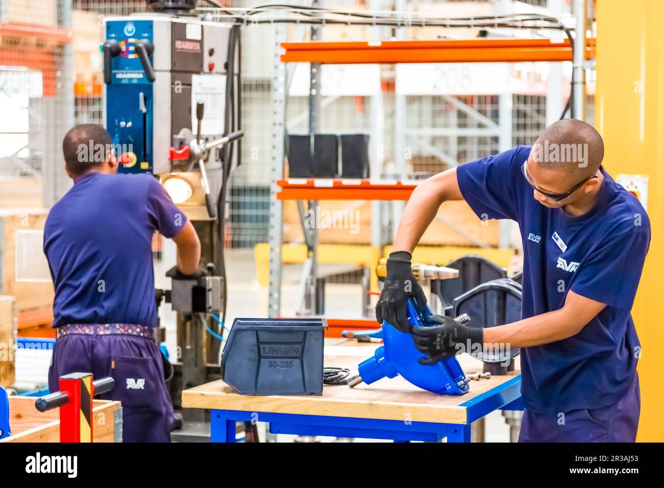 Industrial valve manufacturing assembly hi-res stock photography and ...