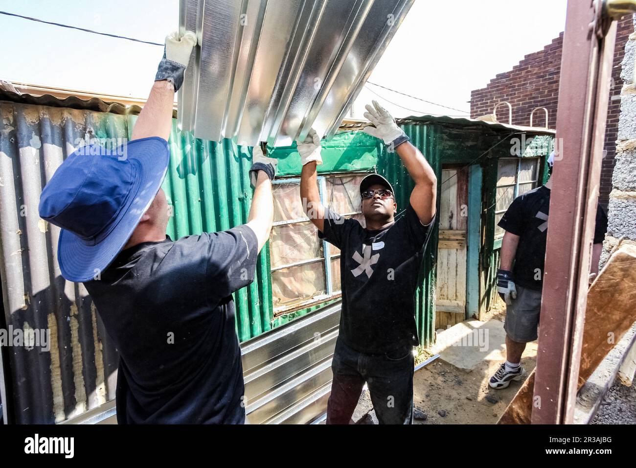 South africa helping community hi-res stock photography and images - Alamy