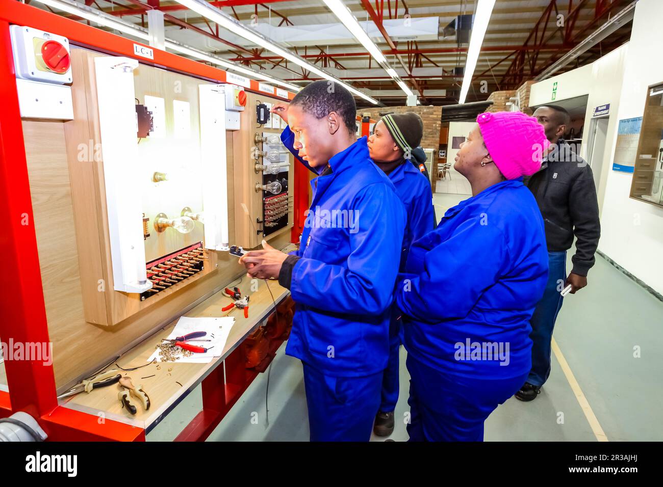 African electrician hi-res stock photography and images - Alamy