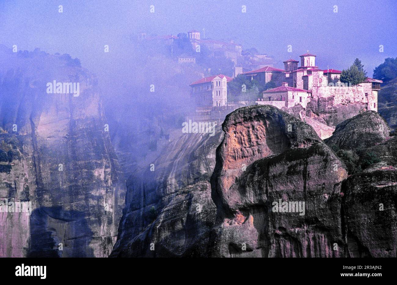 Monasterio ortodoxo de Megalos Meteoros(sXIV). Castracio.Meteora ...