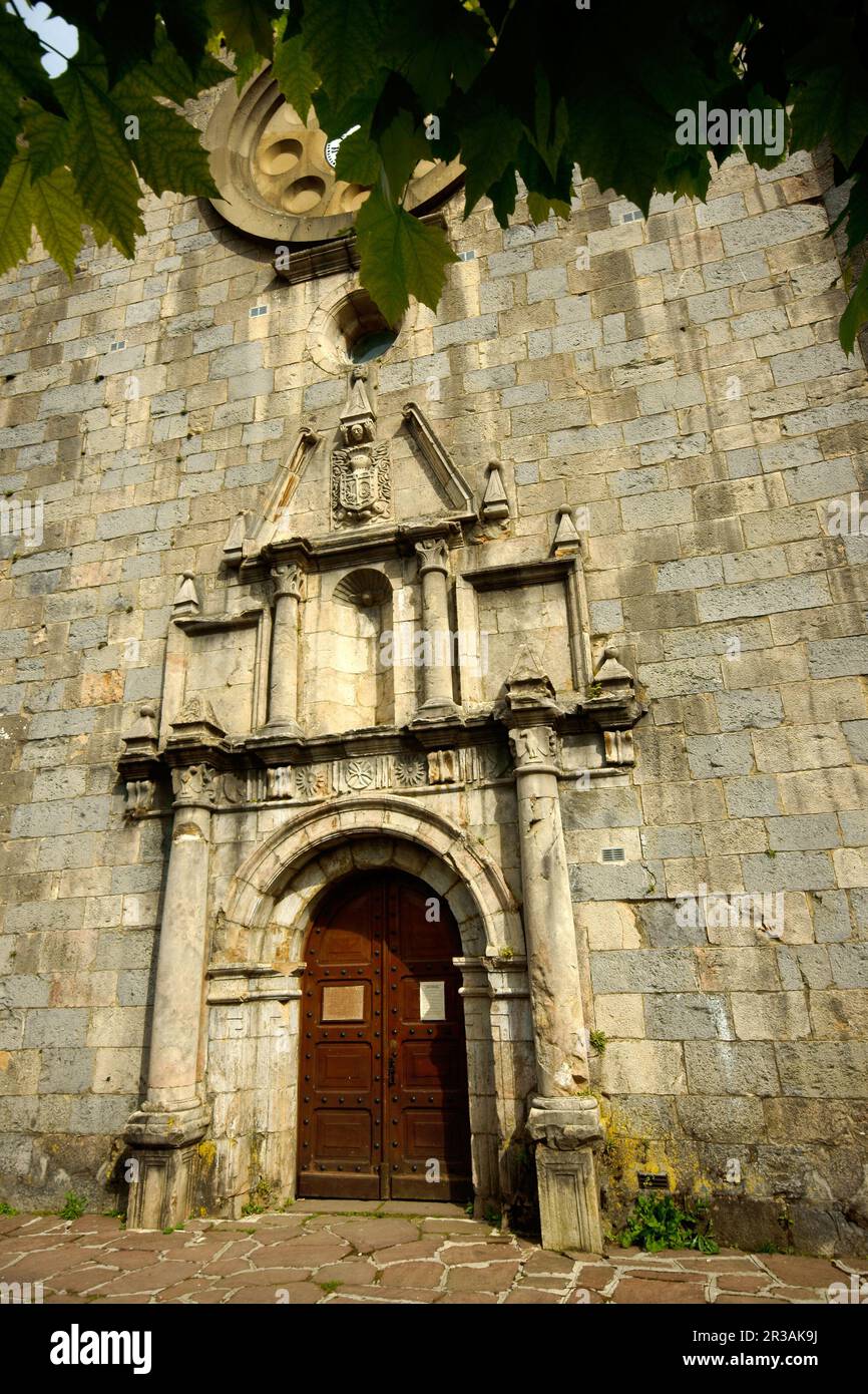 Iglesia parroquial.Auritz (Burguete). Gran recorrido 11.Cordillera ...