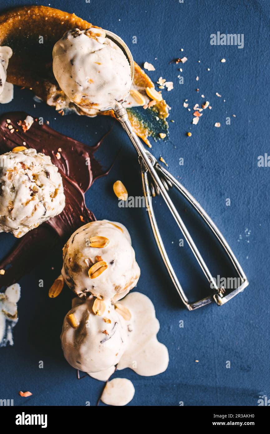 Tin Roof Ice Cream Peanuts Caramel Chocolate Stock Photo - Alamy