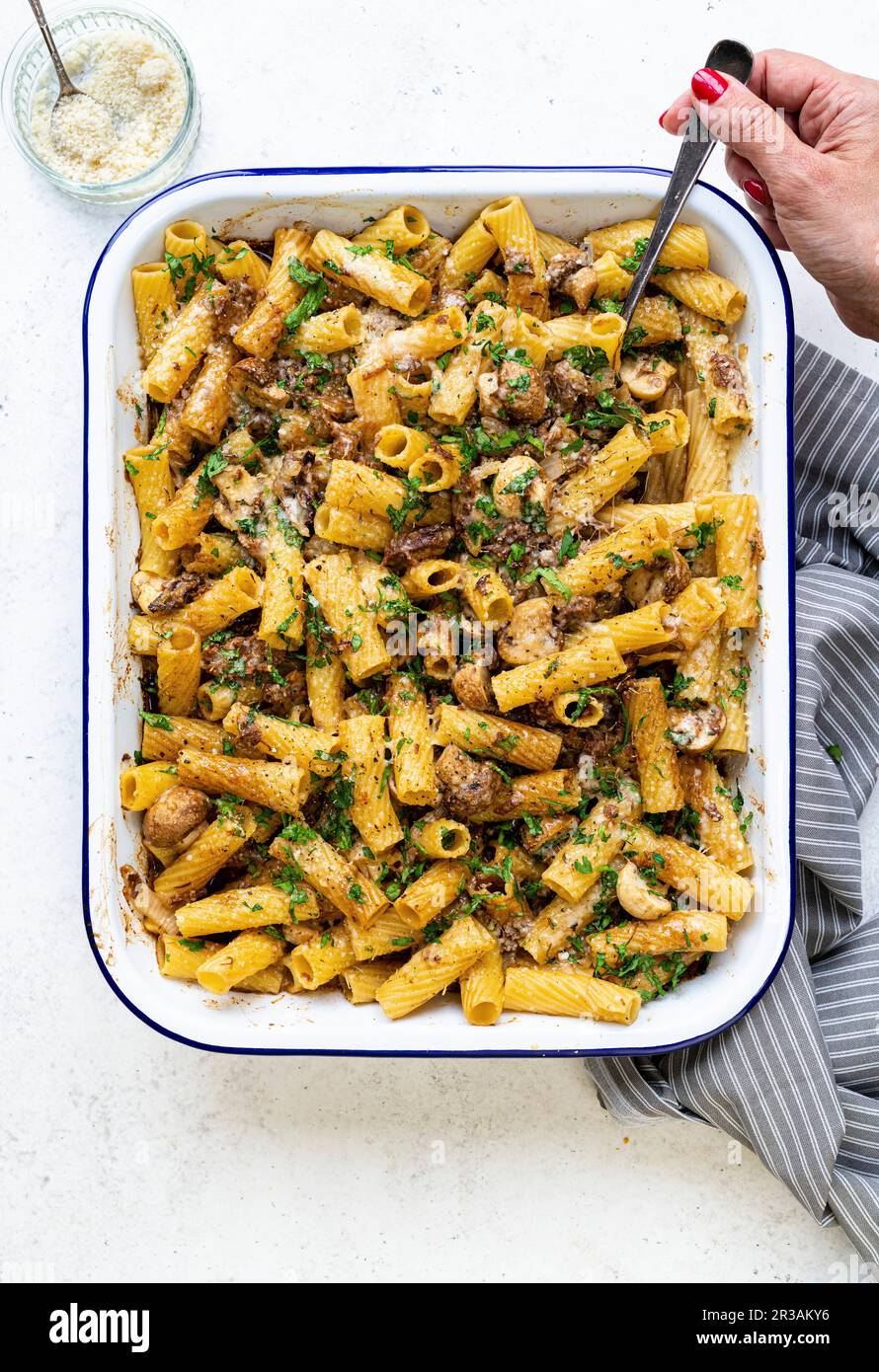 Beef stroganoff pasta hi-res stock photography and images - Alamy