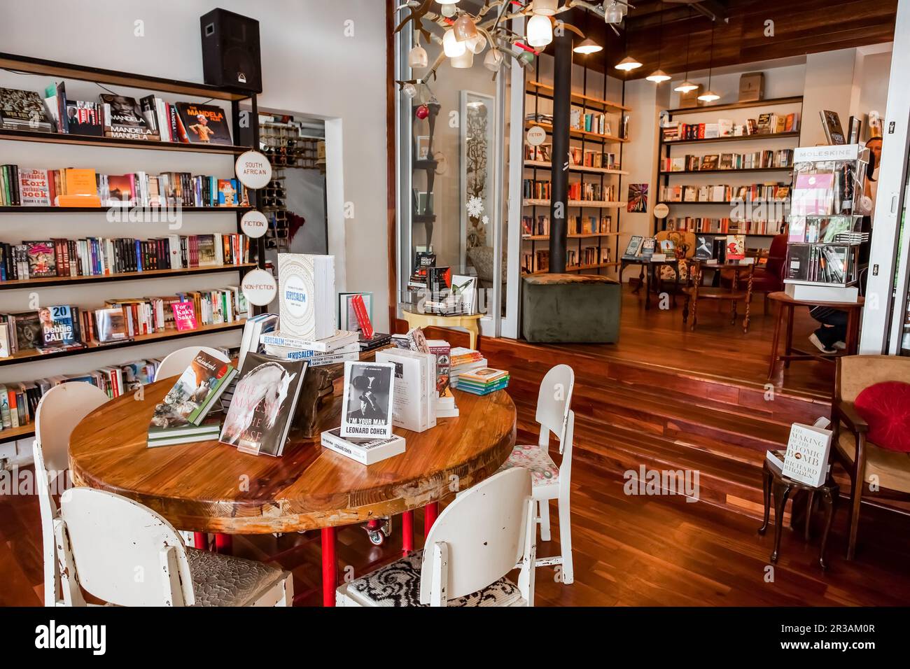 Inside a retail store hi-res stock photography and images - Alamy