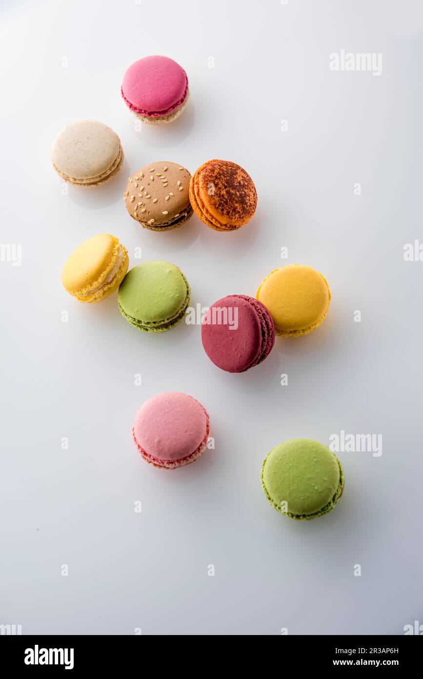 Macarons standing hi-res stock photography and images - Alamy