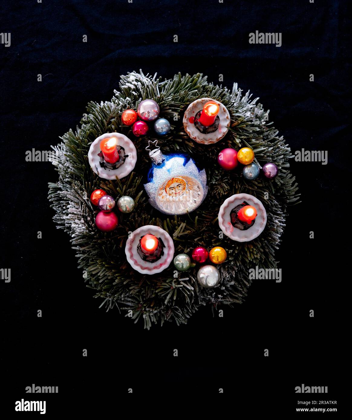 Advent wreath with four burning candles Stock Photo - Alamy