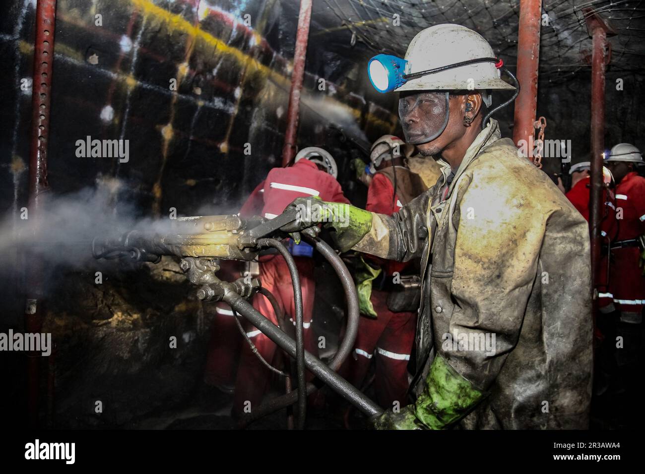 Chrome ore hi-res stock photography and images - Alamy