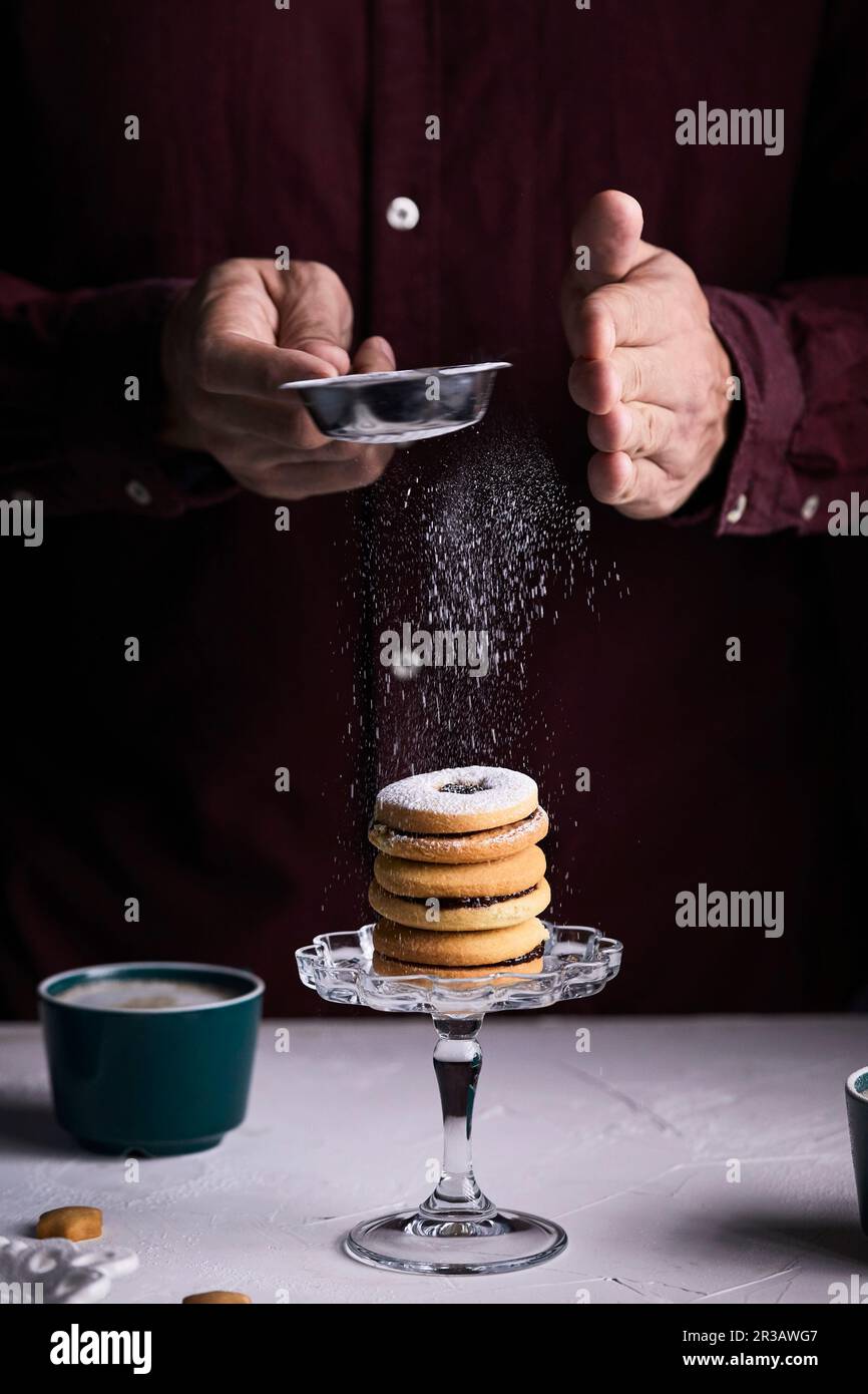 Powdered sugar dusting hi-res stock photography and images - Alamy