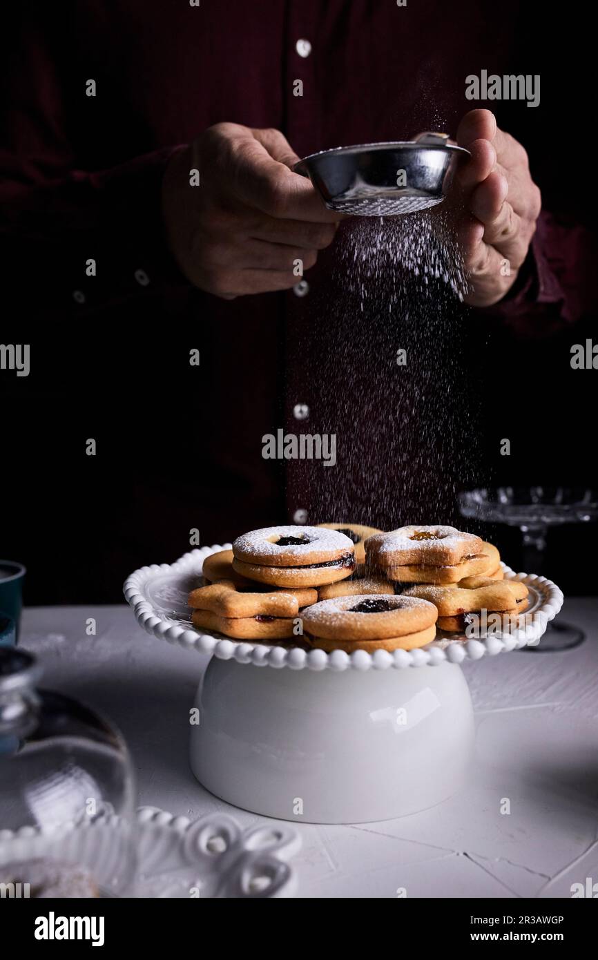 Being dusted with icing sugar hi-res stock photography and images - Alamy